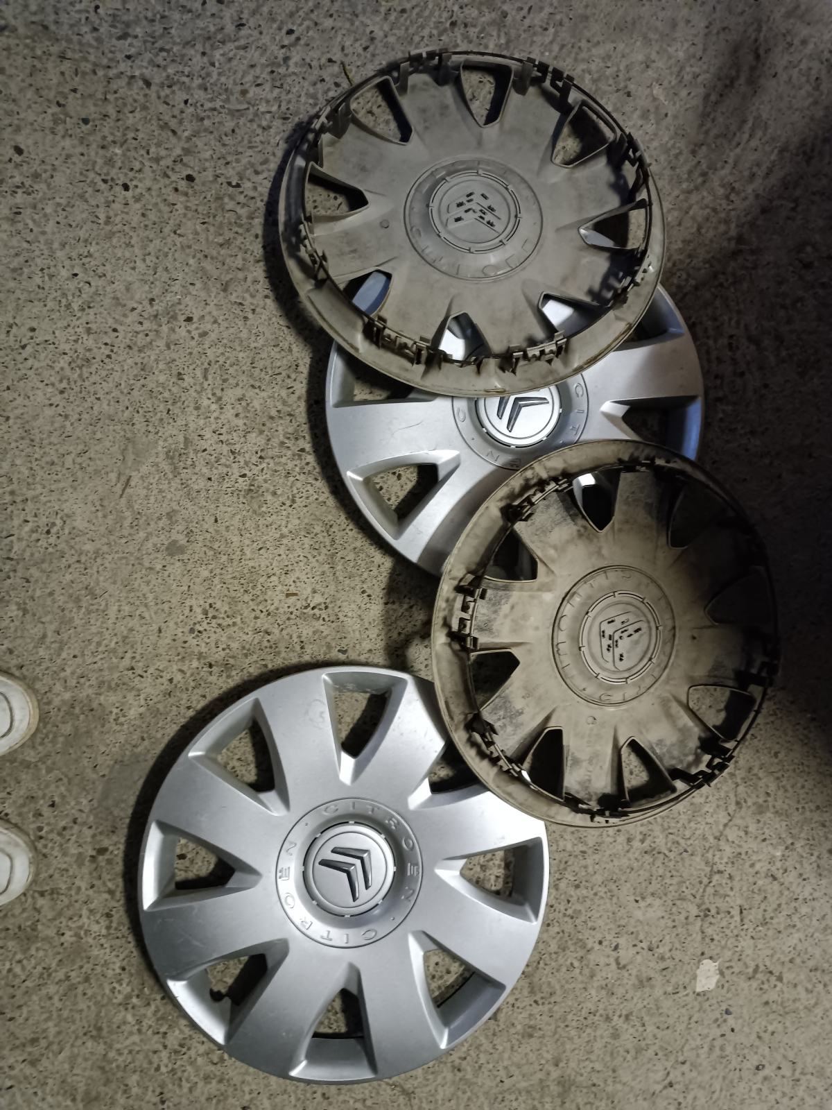 5Ratkapa za pola i 4 Citroen C4