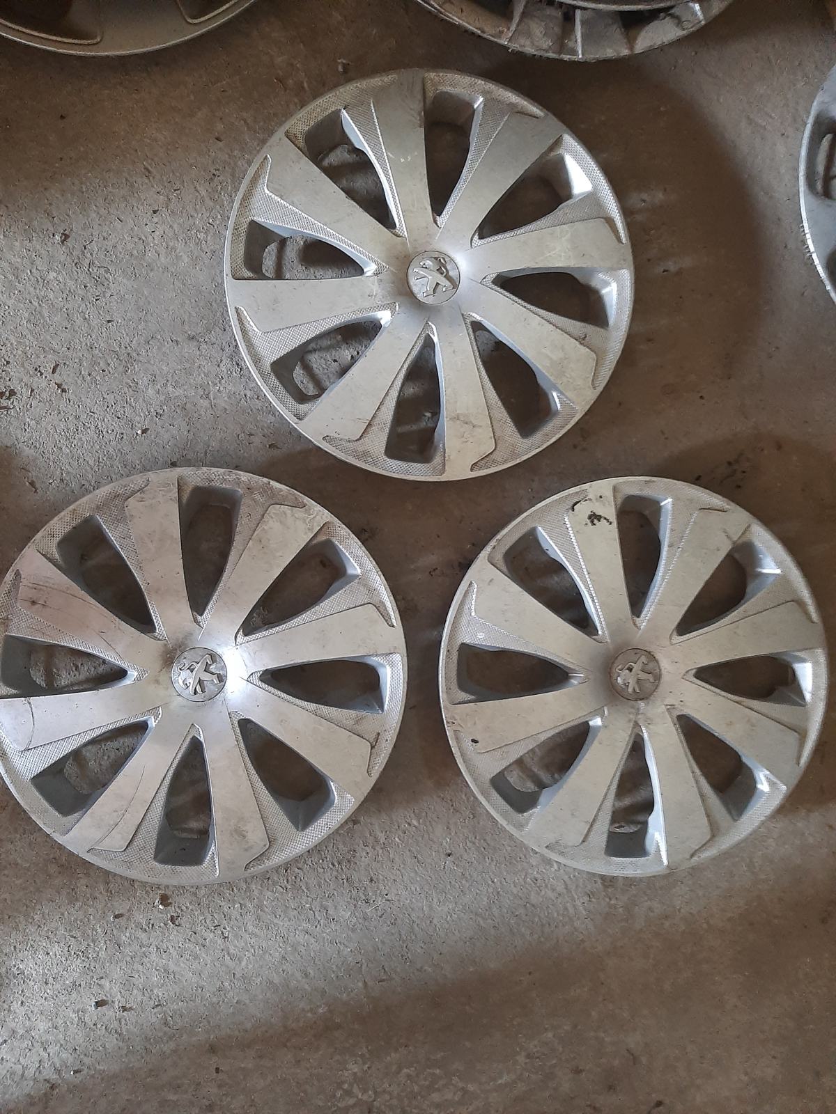 PEUGEOT ORIGINALNE RATKAPE 14 COLA 3 KOMADA IMAMO