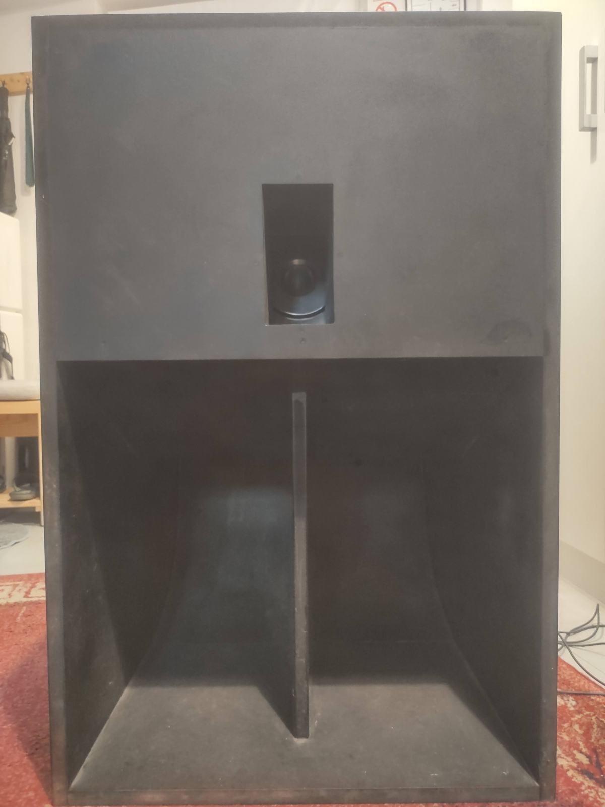 Mivoc Das Tier subwoofer