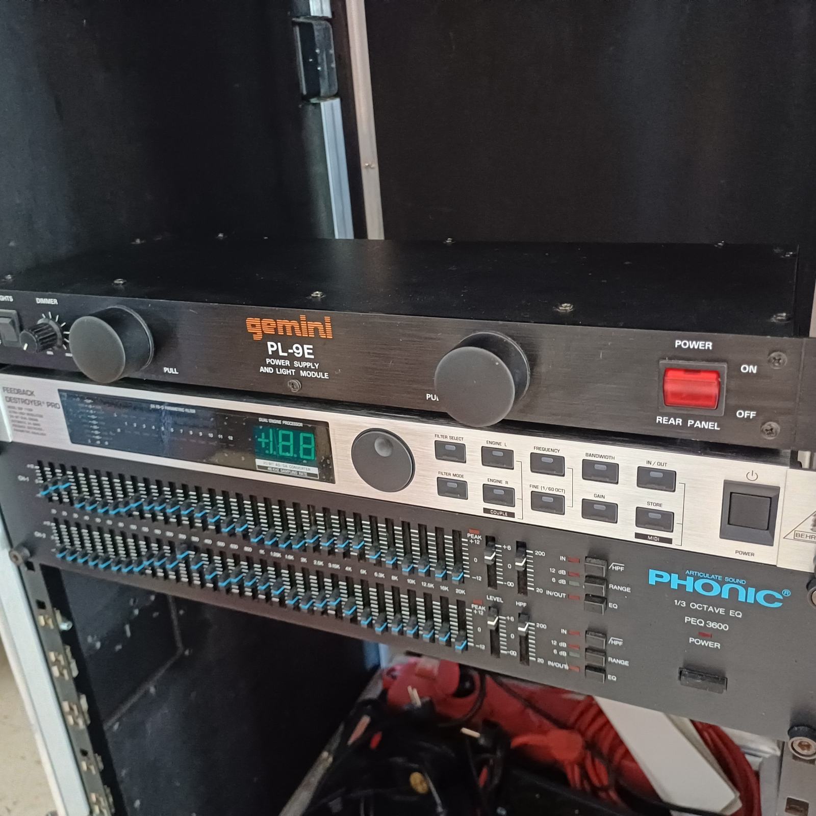 Behringer Feedback Destroyer pro novo