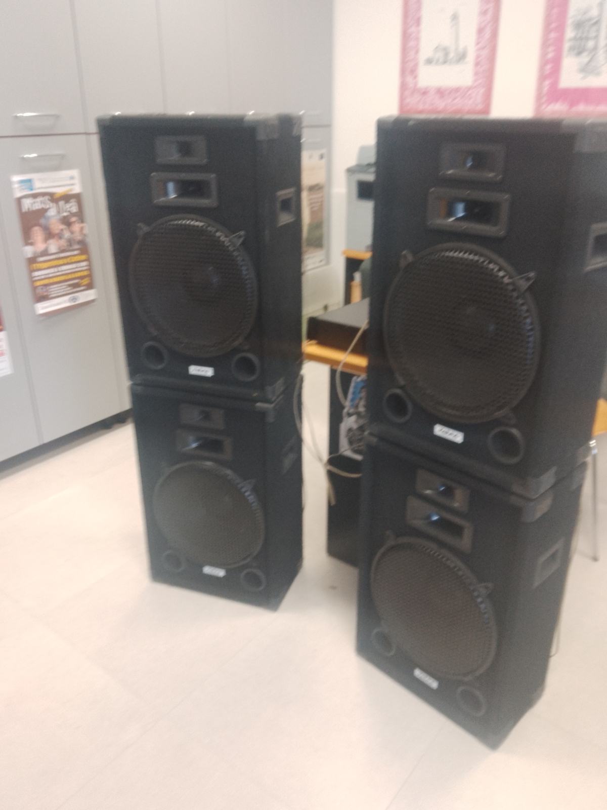 Zvucnici, pojacalo, mixer, sve kao NOVO