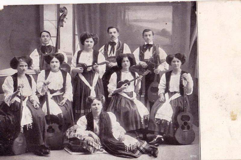 POLA PULA ISTRA HRVATSKA FOTOGRAFIJA MUZIČKI SASTAV GRUPA INSTRUMENTI