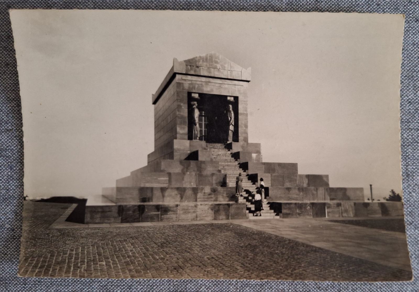 RAZGLEDNICA AVALA iz 1958. godine