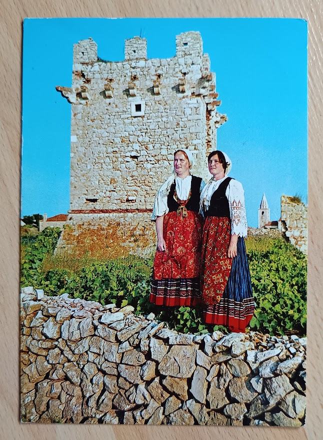 Razglednica NARODNA NOŠNJA i KAŠTEL KULA OLIB 1976