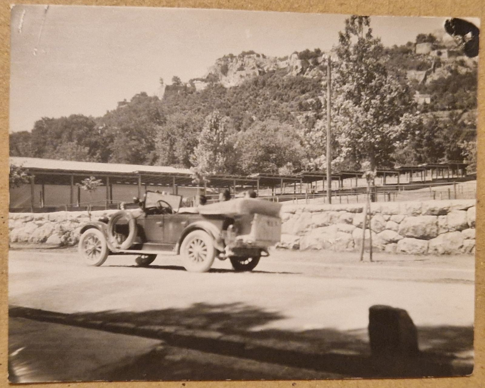 Stara fotografija Knin 1928. Oldtimer Stari auto