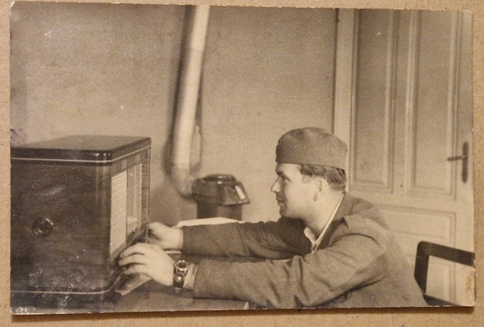 Stara fotografija Trsatska vojarna kasarna Vojnik i radio