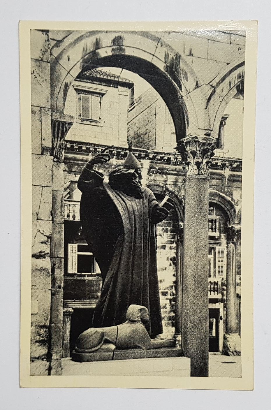 STARA RAZGLEDNICA SPLIT GRGUR NINSKI NA PERISTILU, 1937. g.