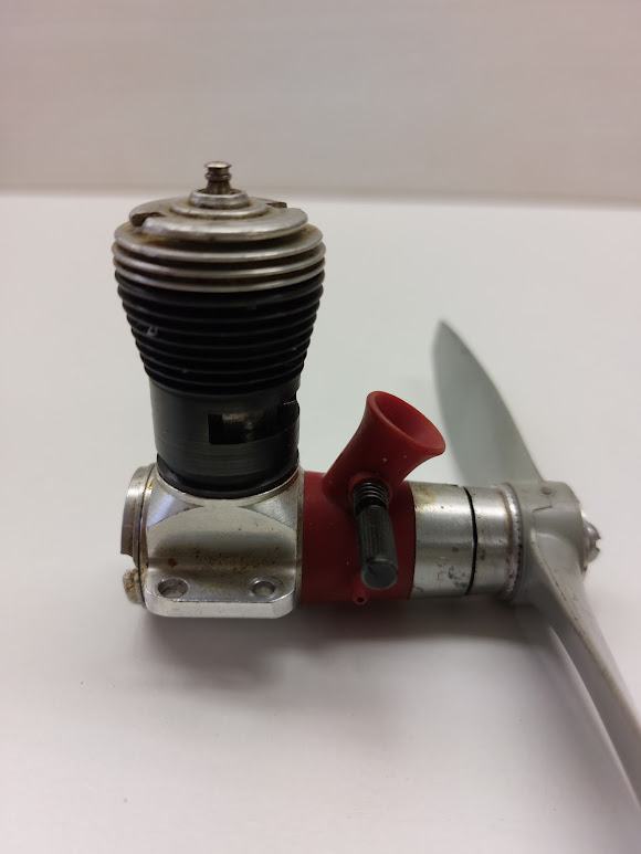 Avionski motor COX 2,5 ccm