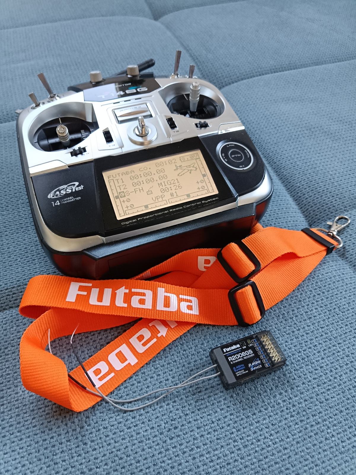 Futaba T14SG komplet – stanica, R2006GS, torba, punjač - prilika