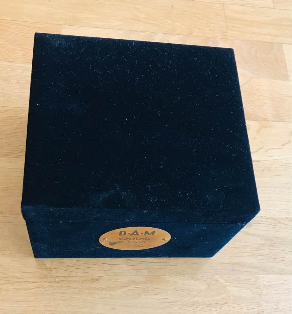 D.A.M. Quick 3000 mašinica jednom korištena u prekrasnoj kutiji.