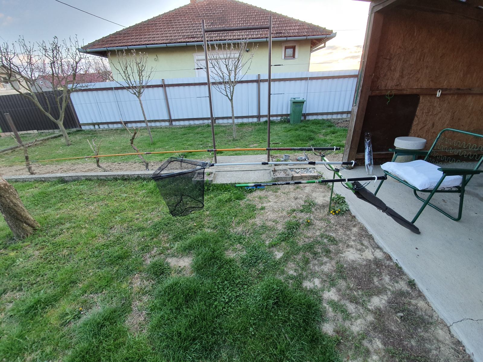 Ribički štap, čelični držač štapova i ribička stolica