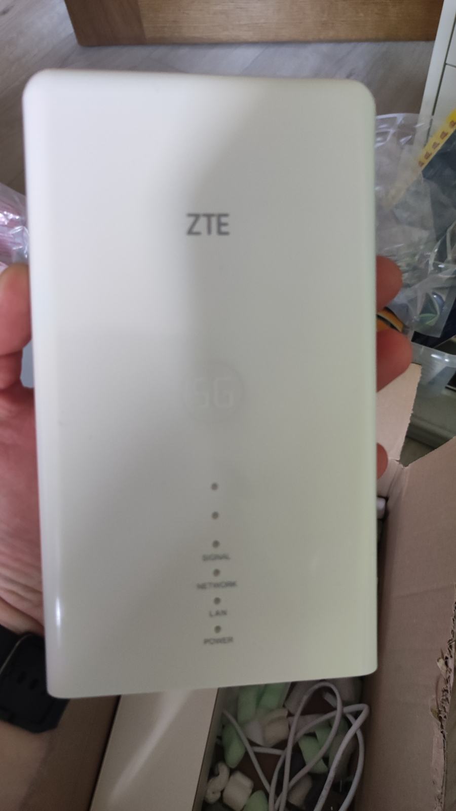 5G ruter, ZTE MC7010, vanjska jedinica, VZ