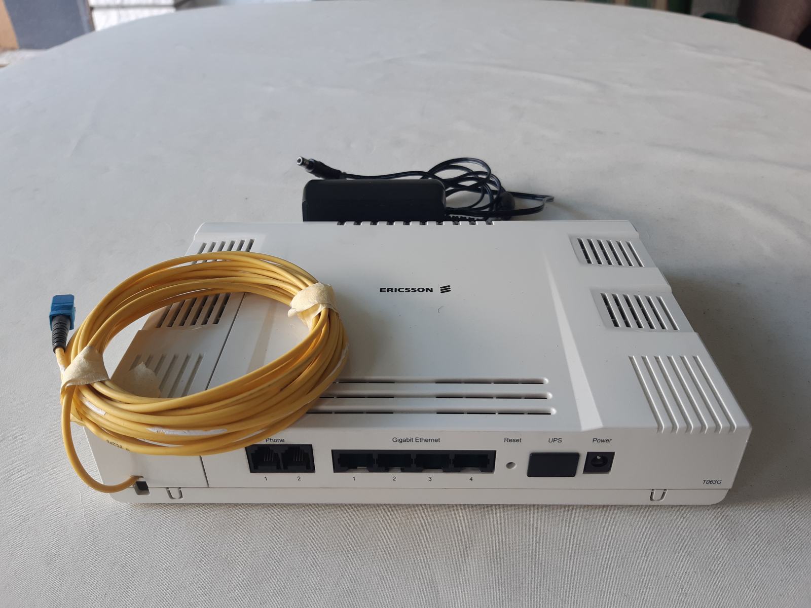 Ericsson router optički sa kabelom