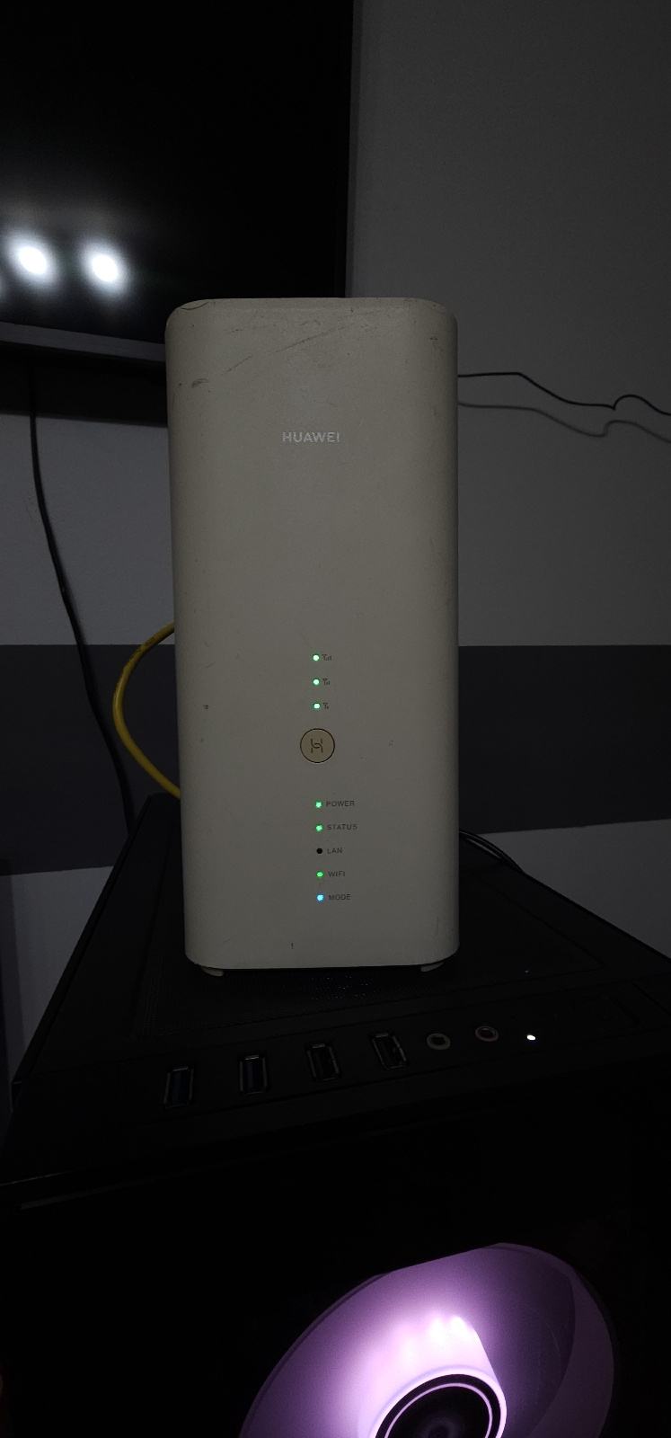 Huawei B818-263 Sim Router- otključan na sve mreže