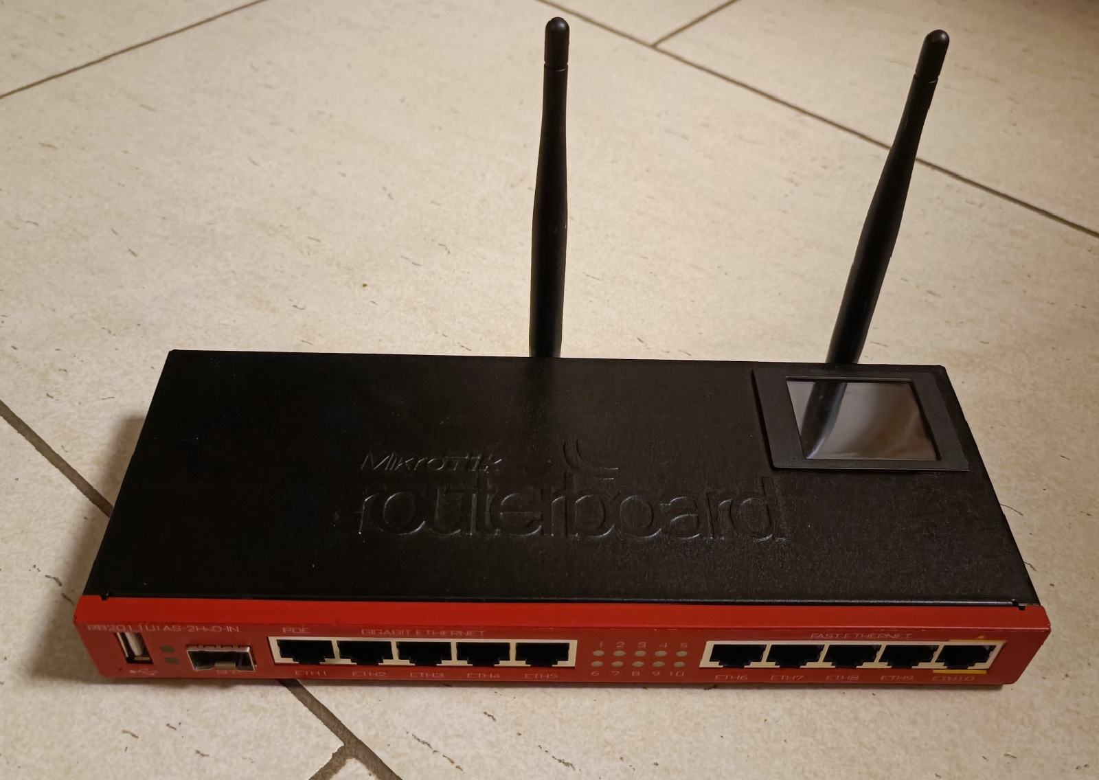 Mikrotik RouterBOARD 2011UiAS-2HnD-IN