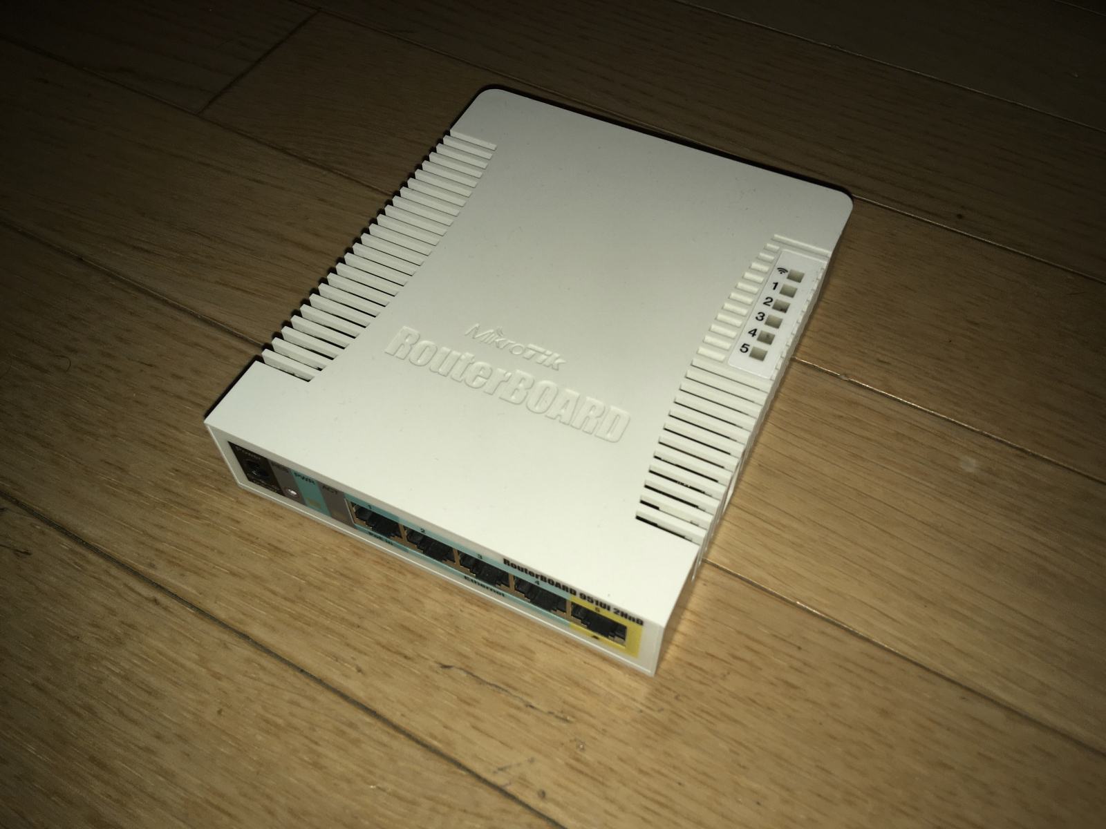 Mikrotik RouterBOARD RB951Ui-2HnD