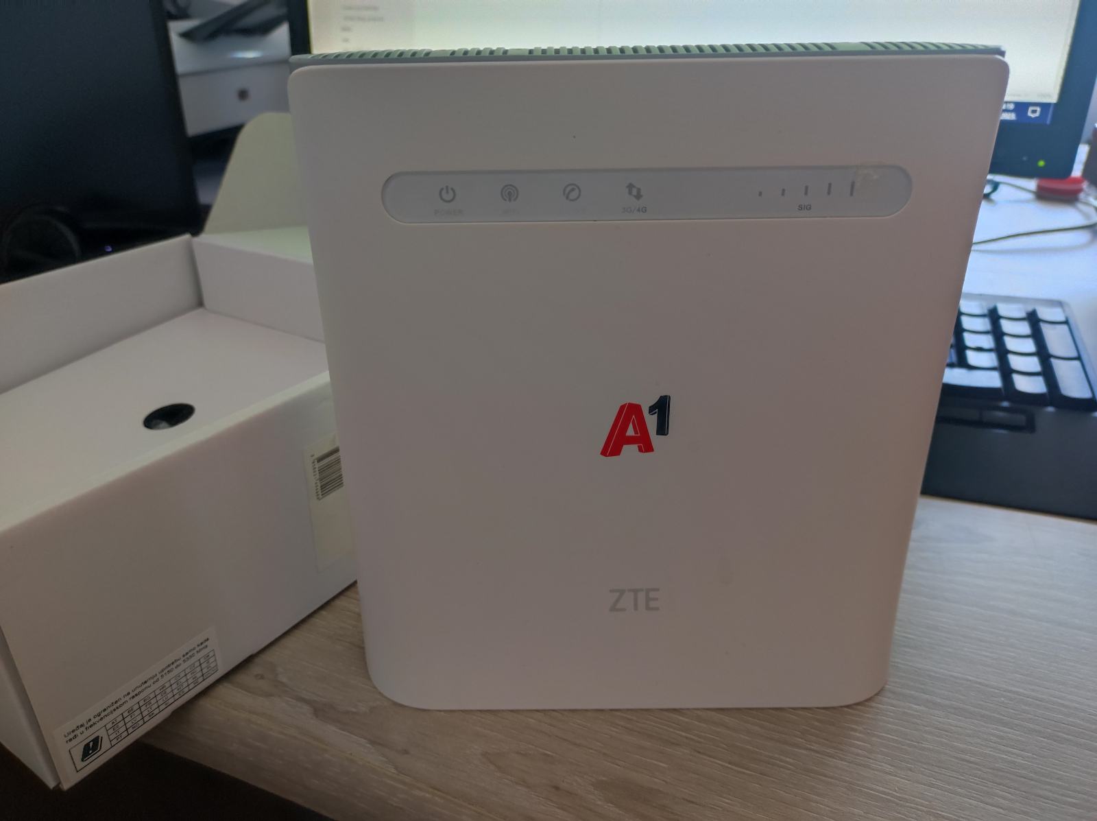 Router ZTE MF286R (Cat6)