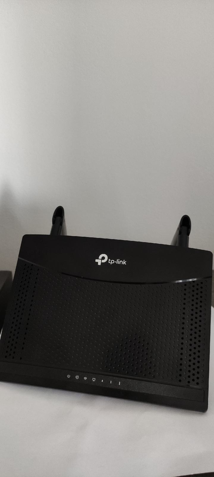 tp-link TL-MR100 router