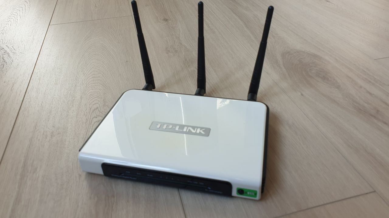TP-Link TL-WR1043ND Wireless N Gigabit Router 300Mbps