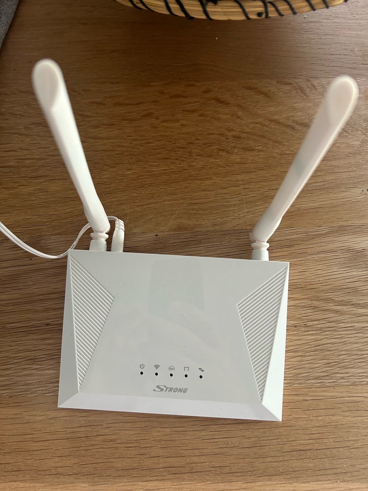 Wi fi router Strong