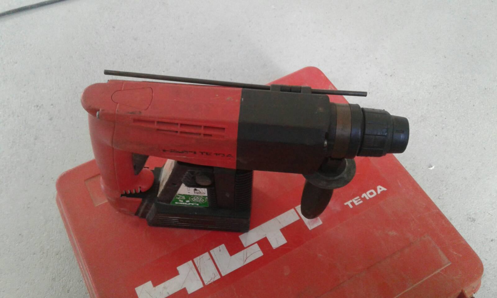 Hilti aku udarna busilica