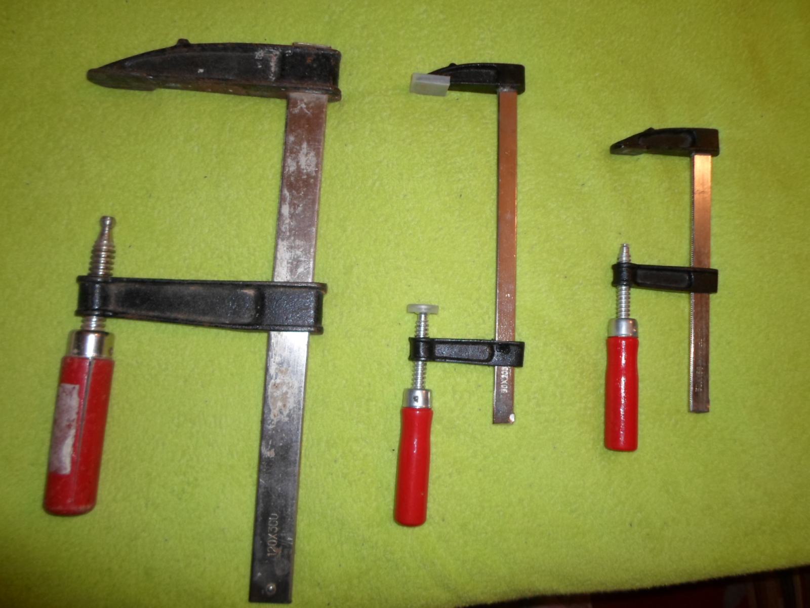 alat - stezači (stege)