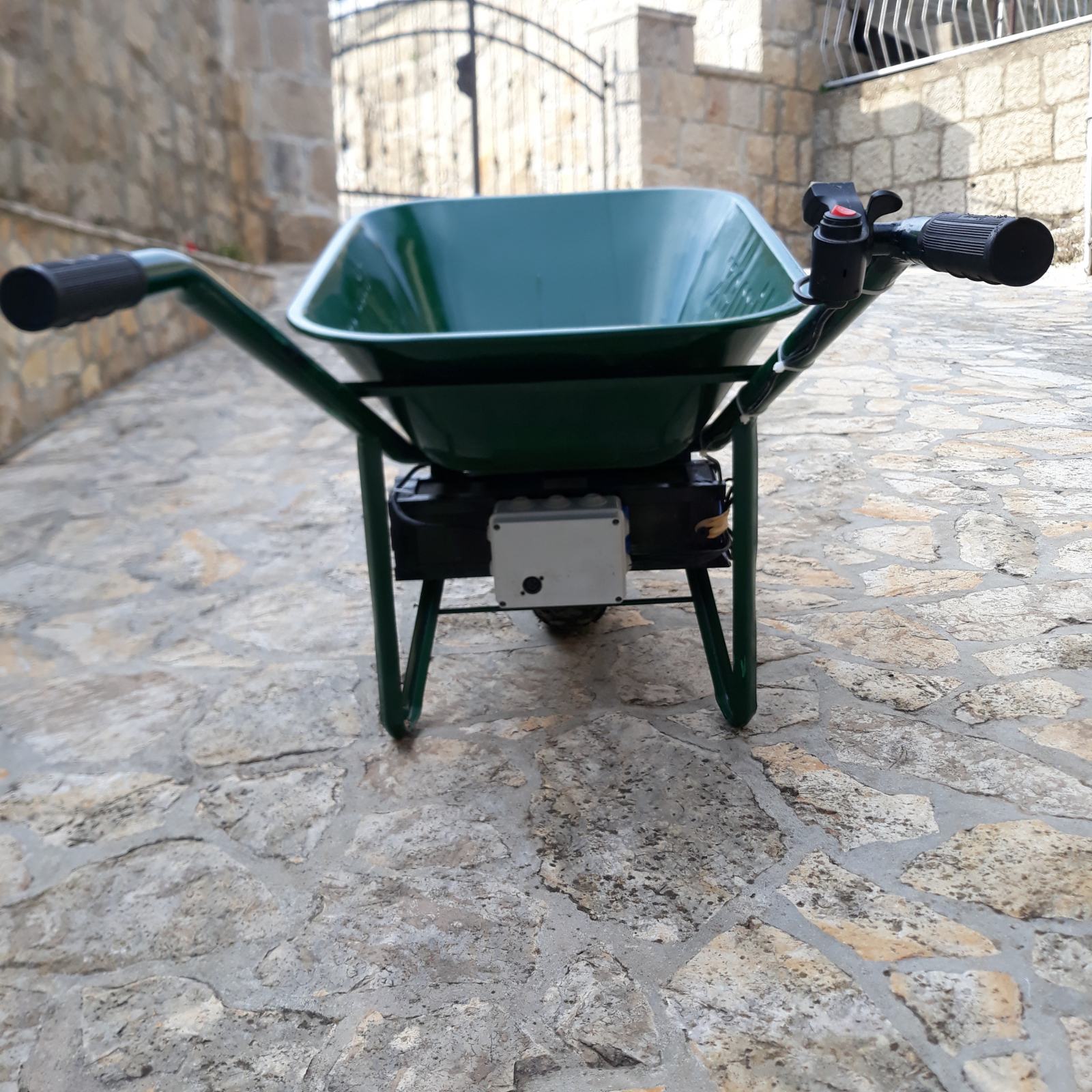 AKU GRAĐEVINSKA KOLICA KARIOLA