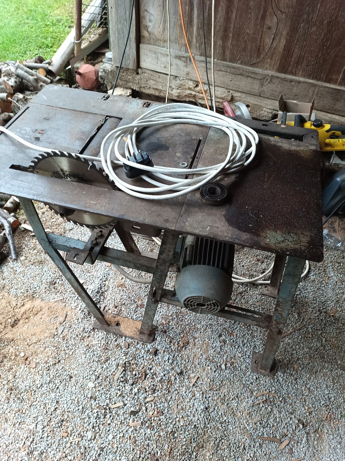 Cerkular za rezanje drva plus blanja