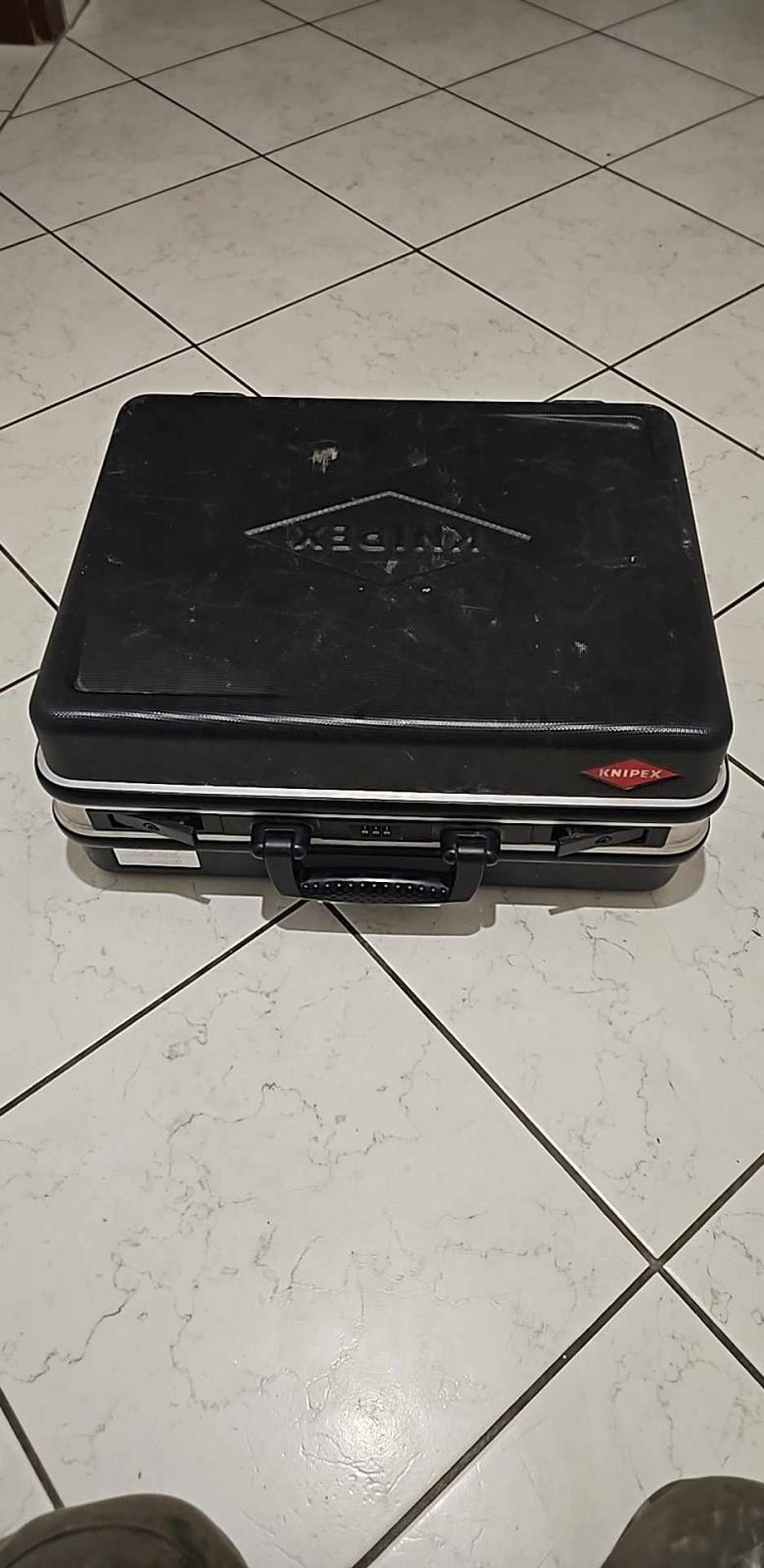 Knipex kofer sa električarskim alatom
