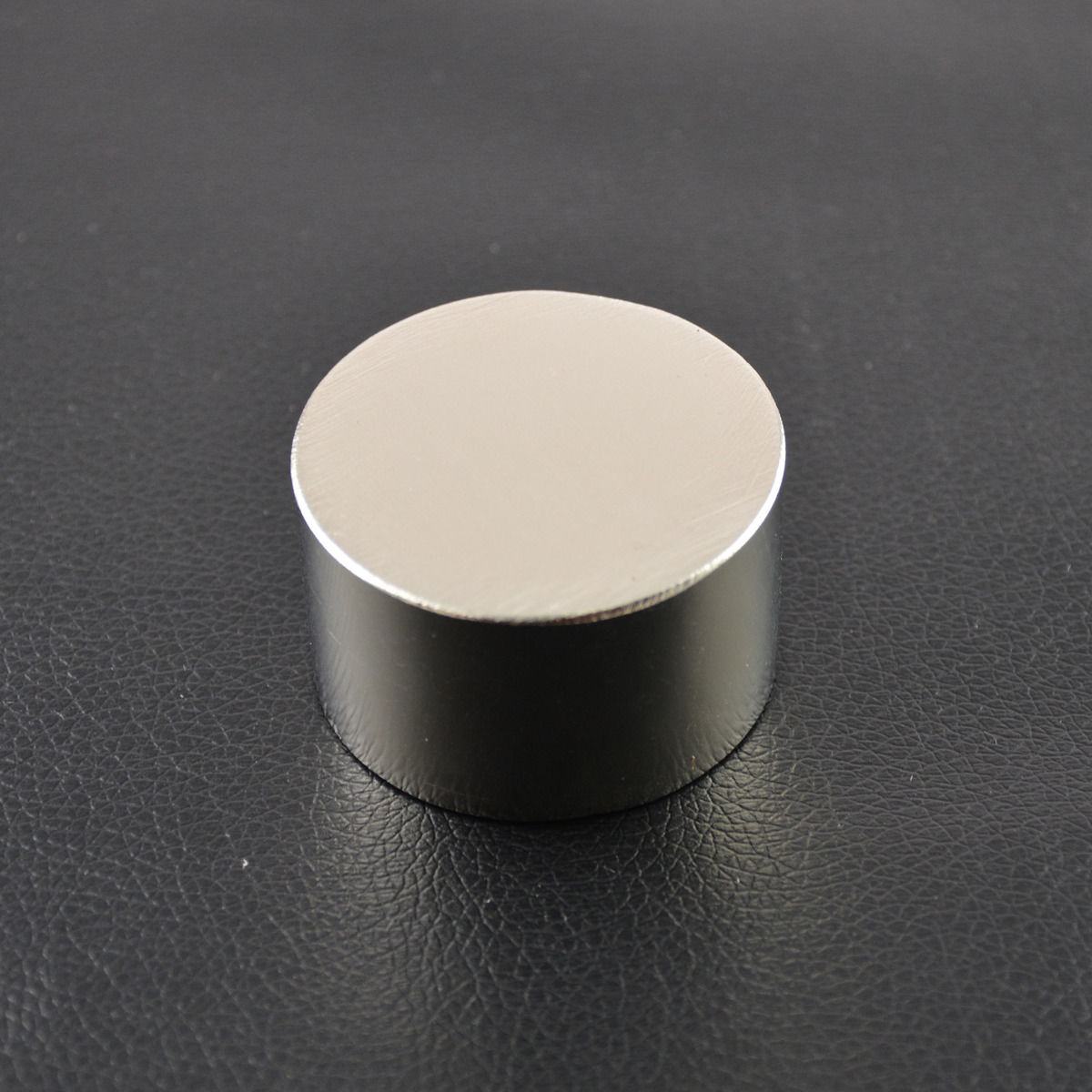 NEODYMIUM MAGNET - 25 x 20 mm (N52)