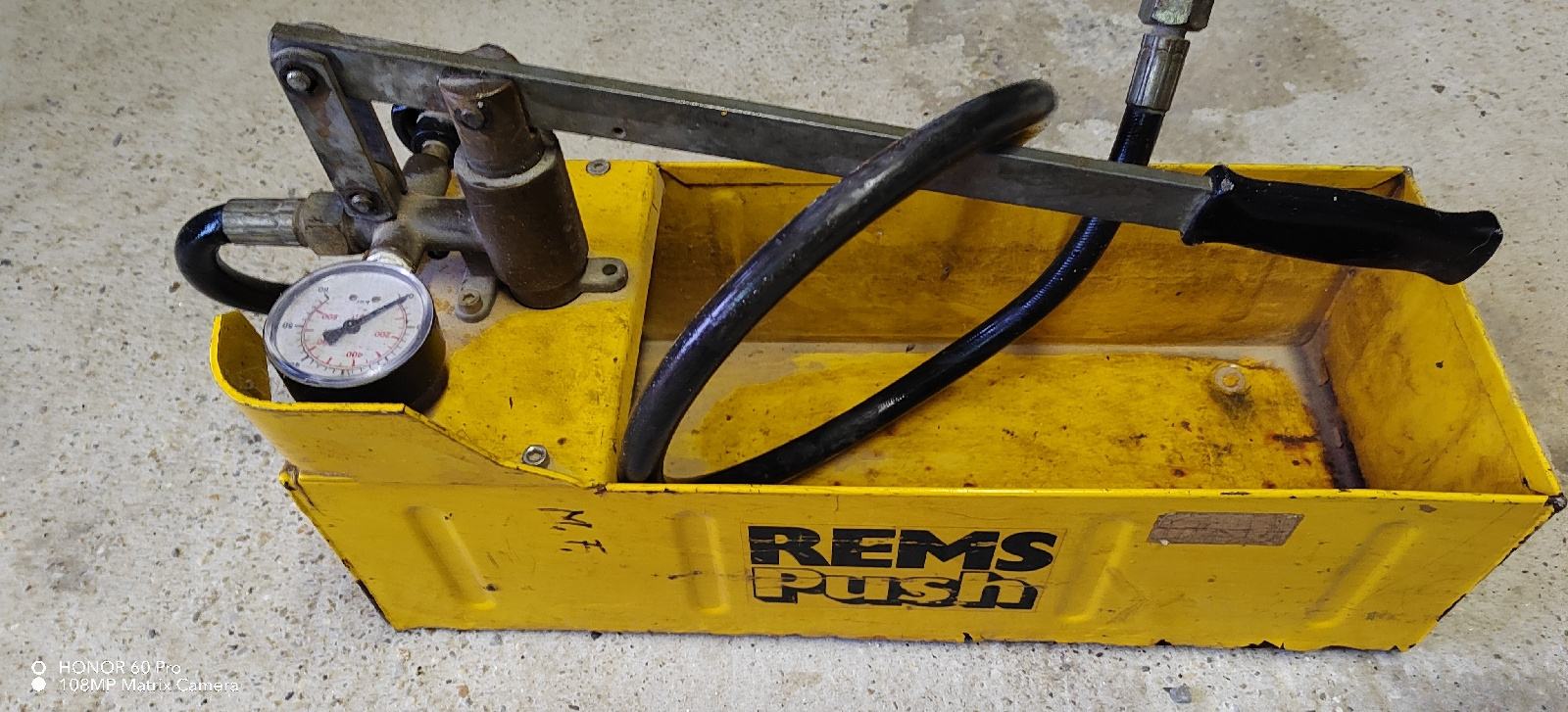 Remss pumpa za ispitivanje tlaka