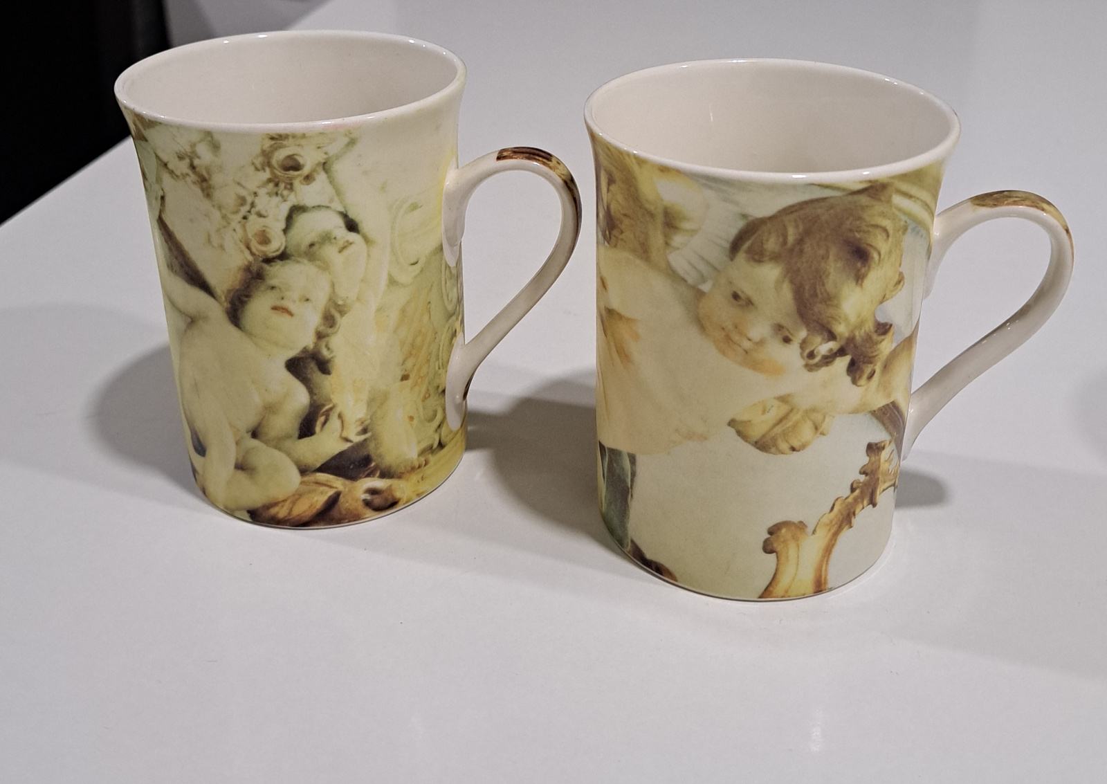 DVIJE PORCULANSKE ŠALICE ZA ČAJ