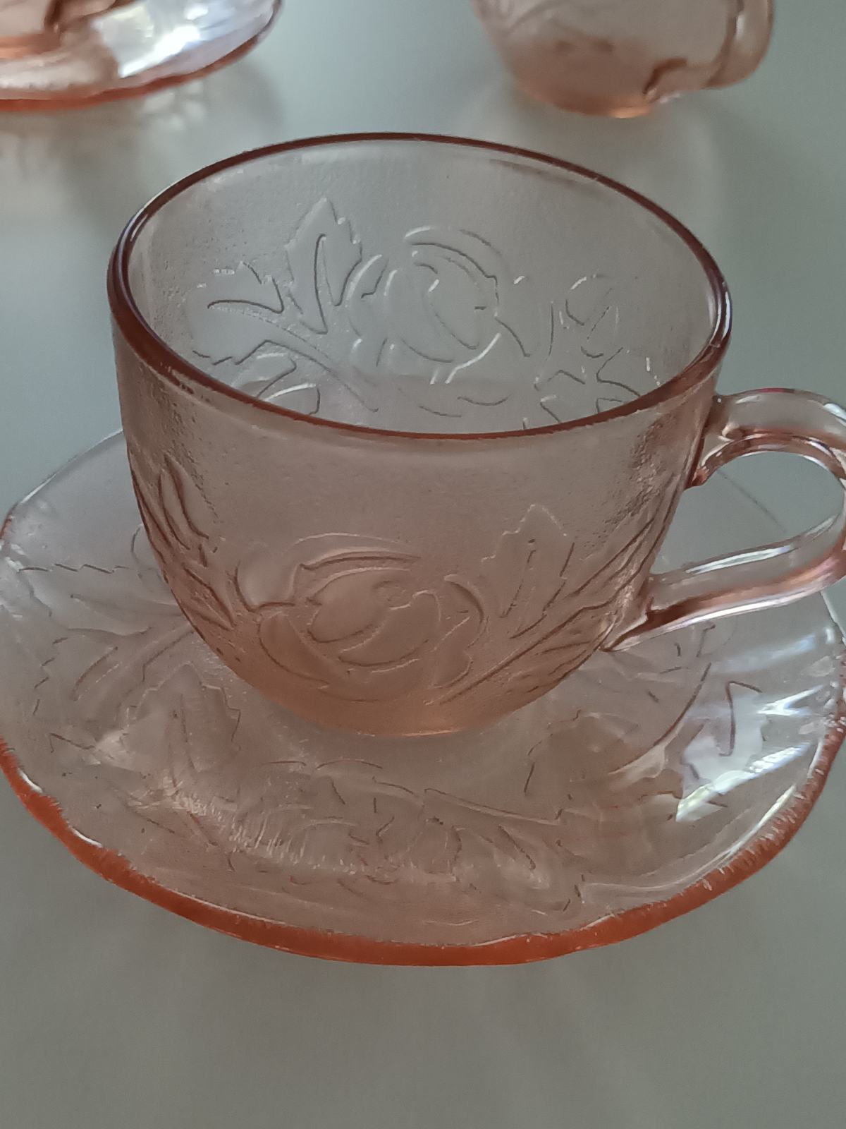 Vintage Arcoroc Rose šalice i tanjurići (6 +4), cijena za sve