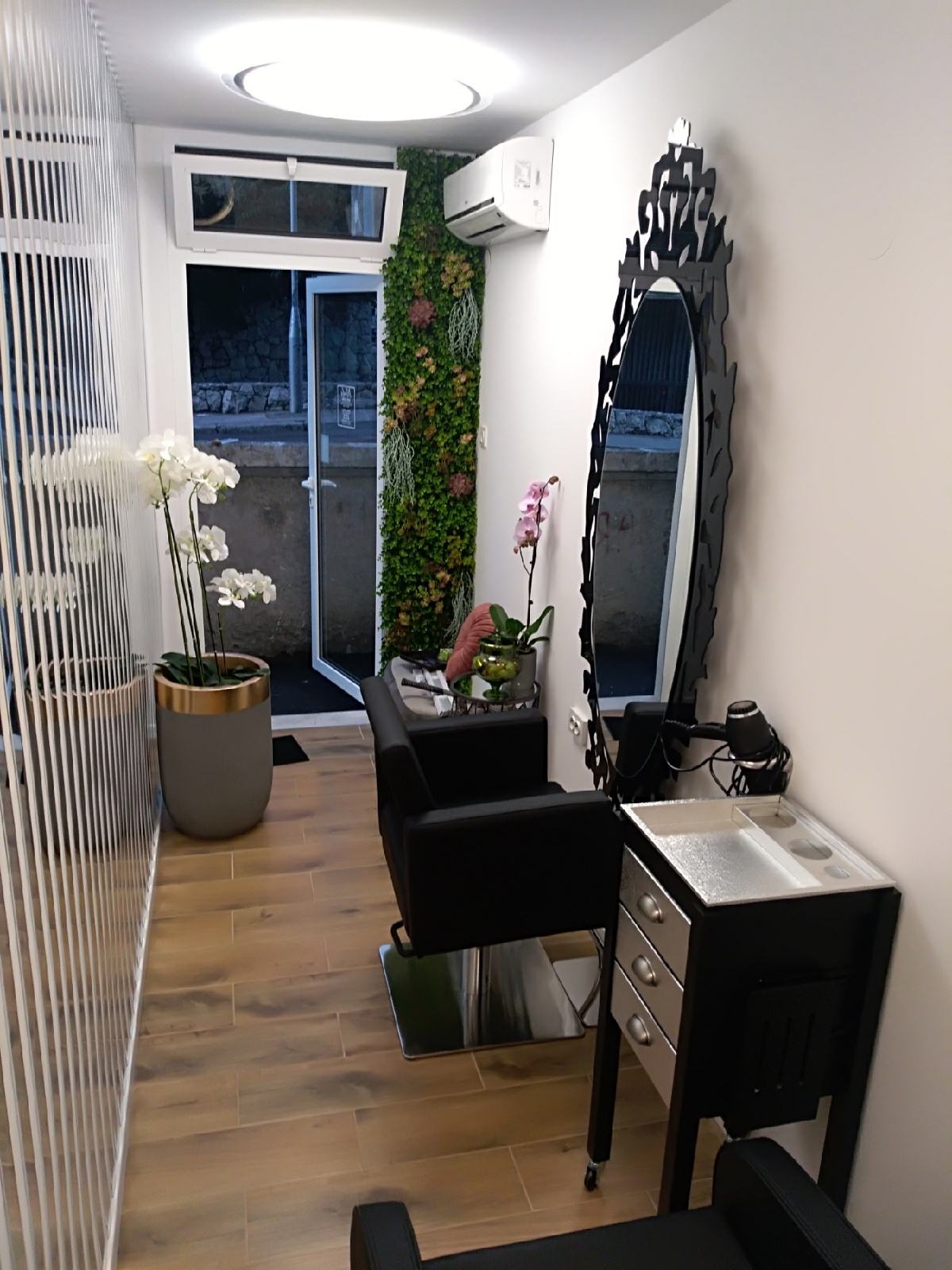 Oprema za frizerski salon