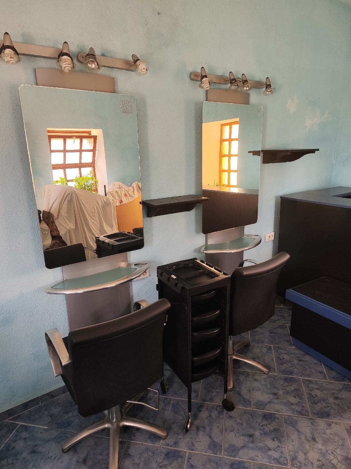 Oprema za frizerski salon