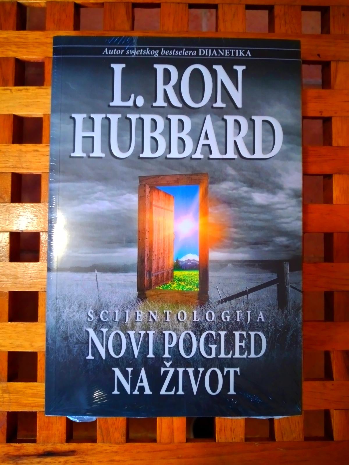 L. RON HUBBARD: SCIJENTOLOGIJA NOVI POGLED NA ŽIVOT NOVO!