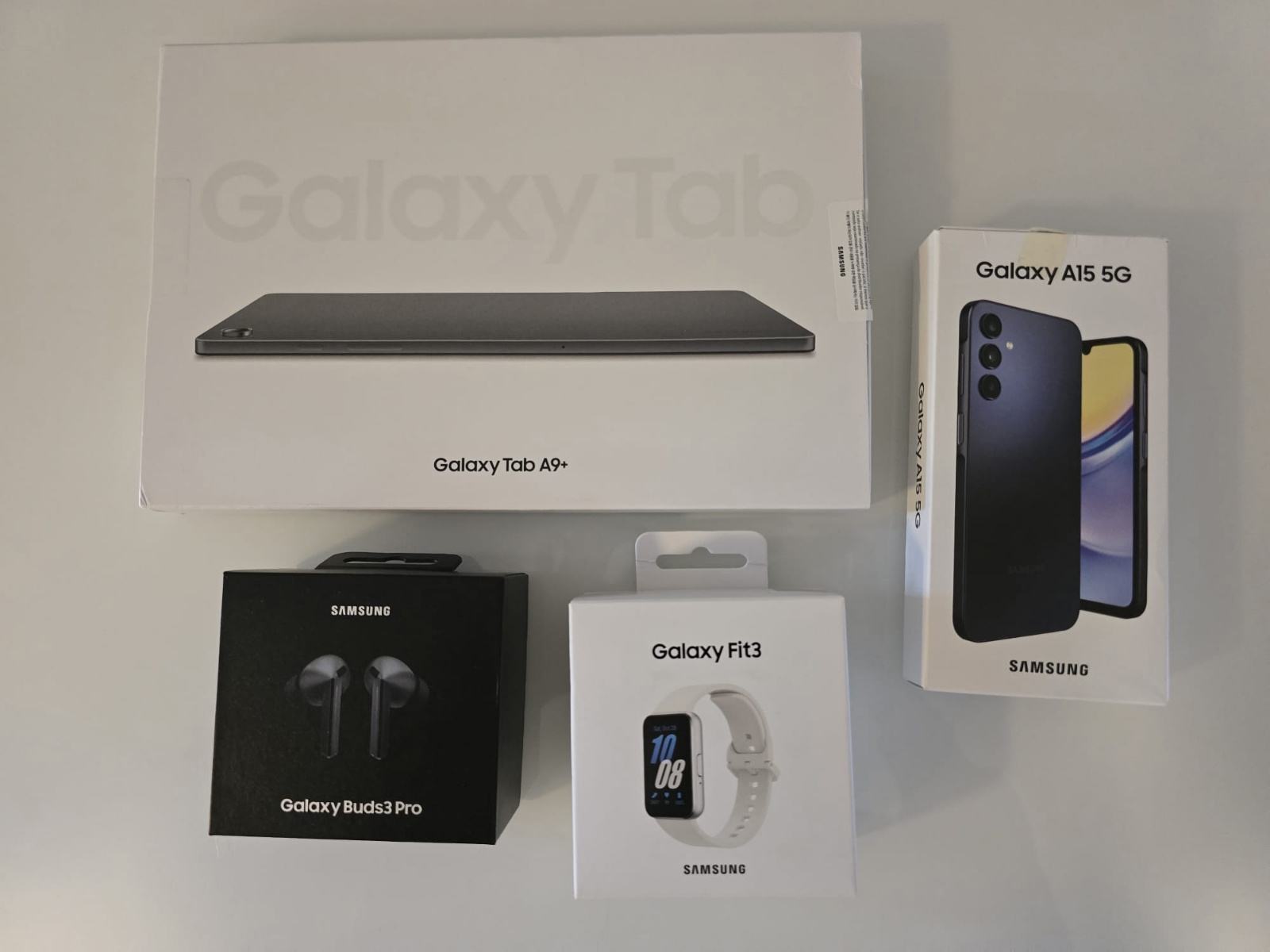 Samsung set!! Mobitel, slušalice, sat i tablet.