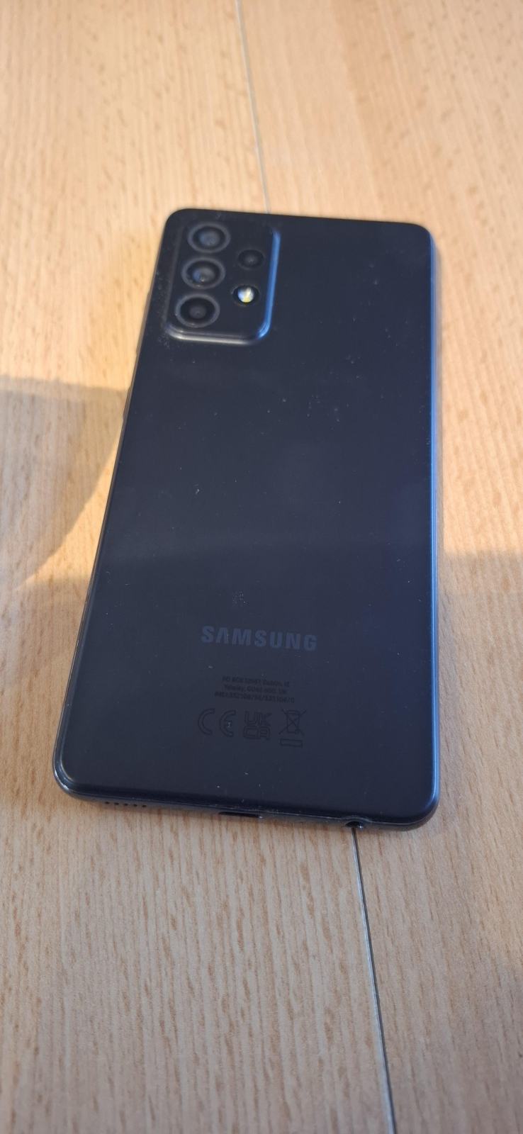 Samsung Galaxy A53 - mikronske ogrebotine ekrana na vrhu