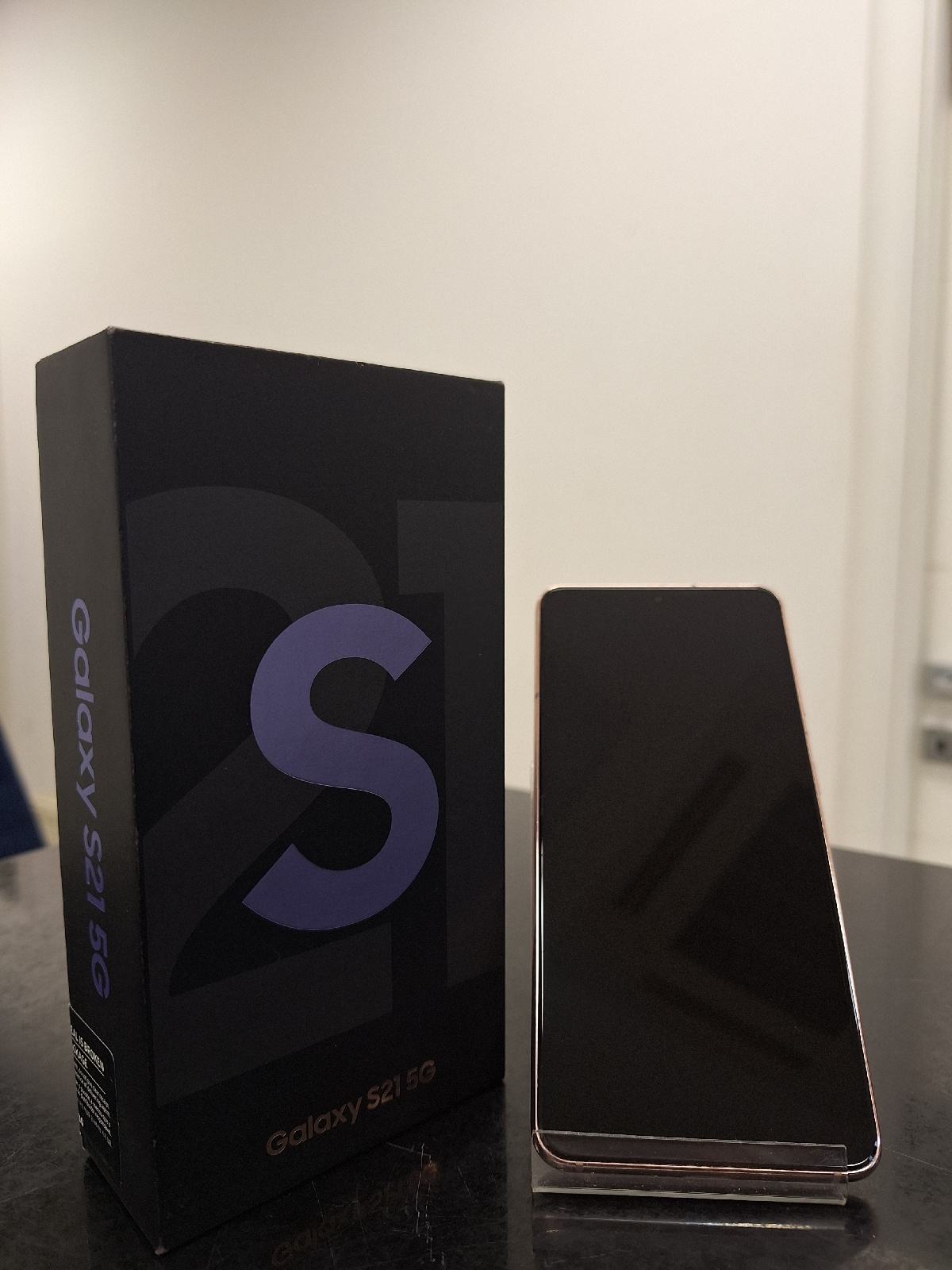 Samsung Galaxy S21 6/128GB, R1 račun!