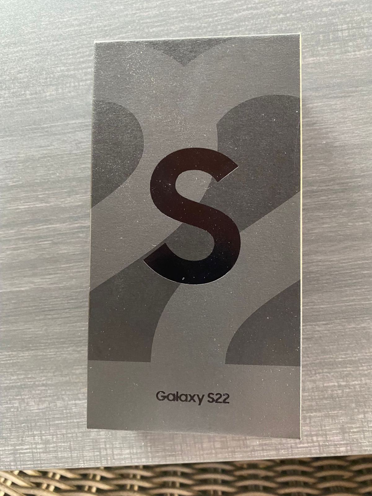 Samsung Galaxy S22 model SM-S901B/DS 256GB/8GB Phantom Black Dual SIM