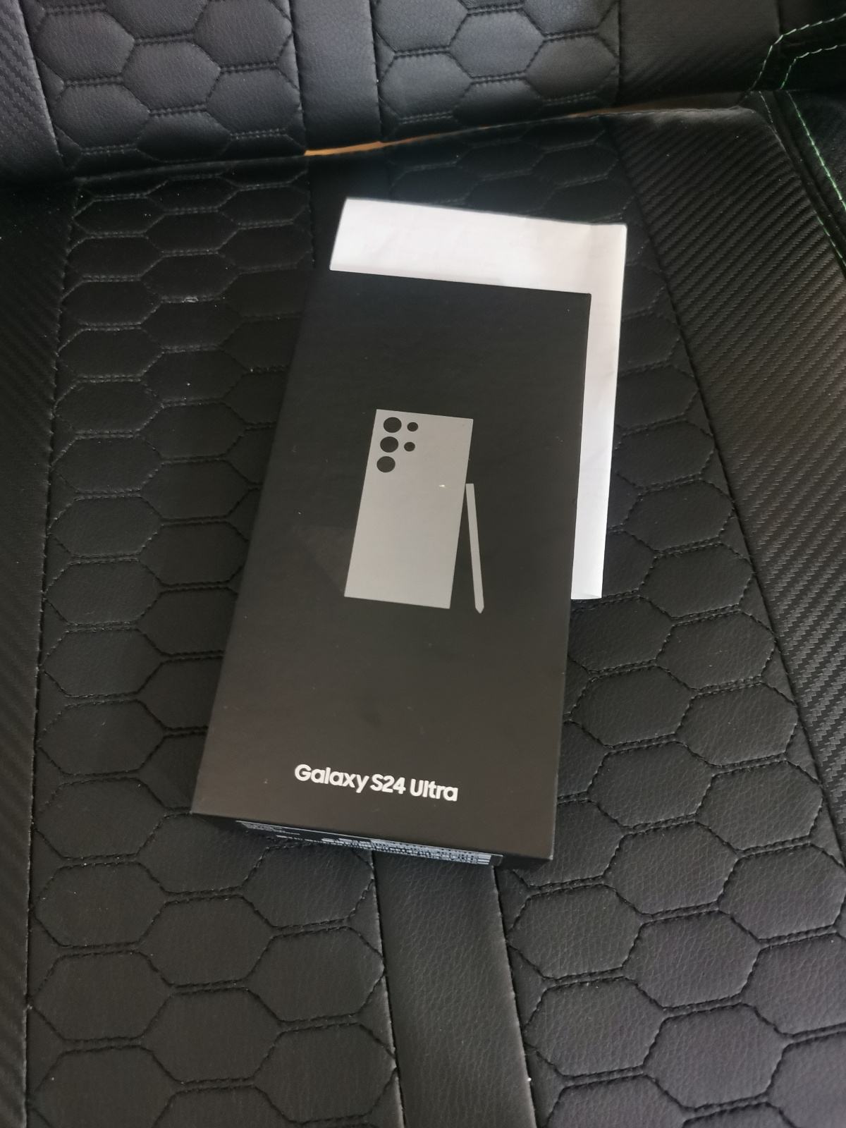 SAMSUNG GALAXY S24 ULTRA 1TERABAJT MEMORIJE - NOVO - ZAPAKIRANO