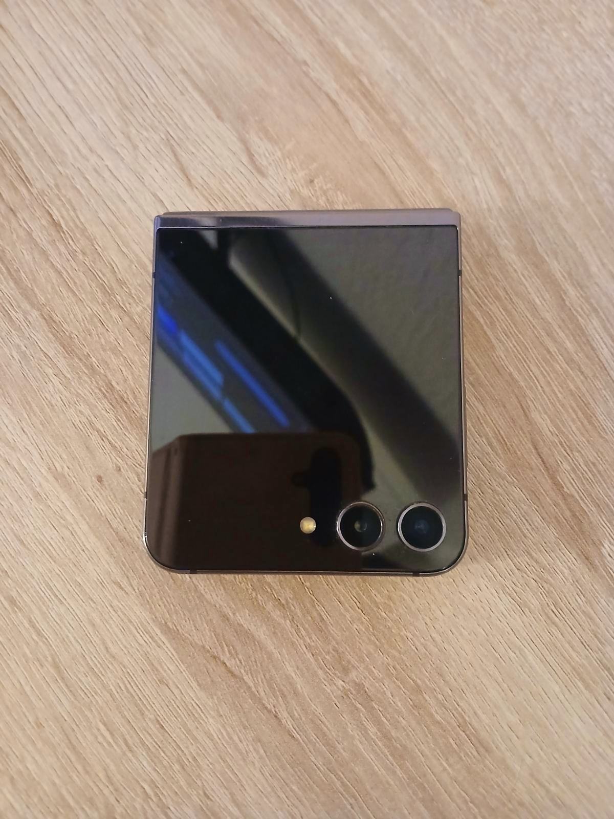 Samsung galaxy ZFlip 5