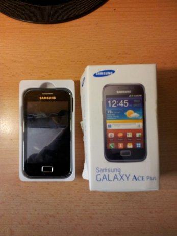 Samsung Galaxy Ace Plus GT-S7500