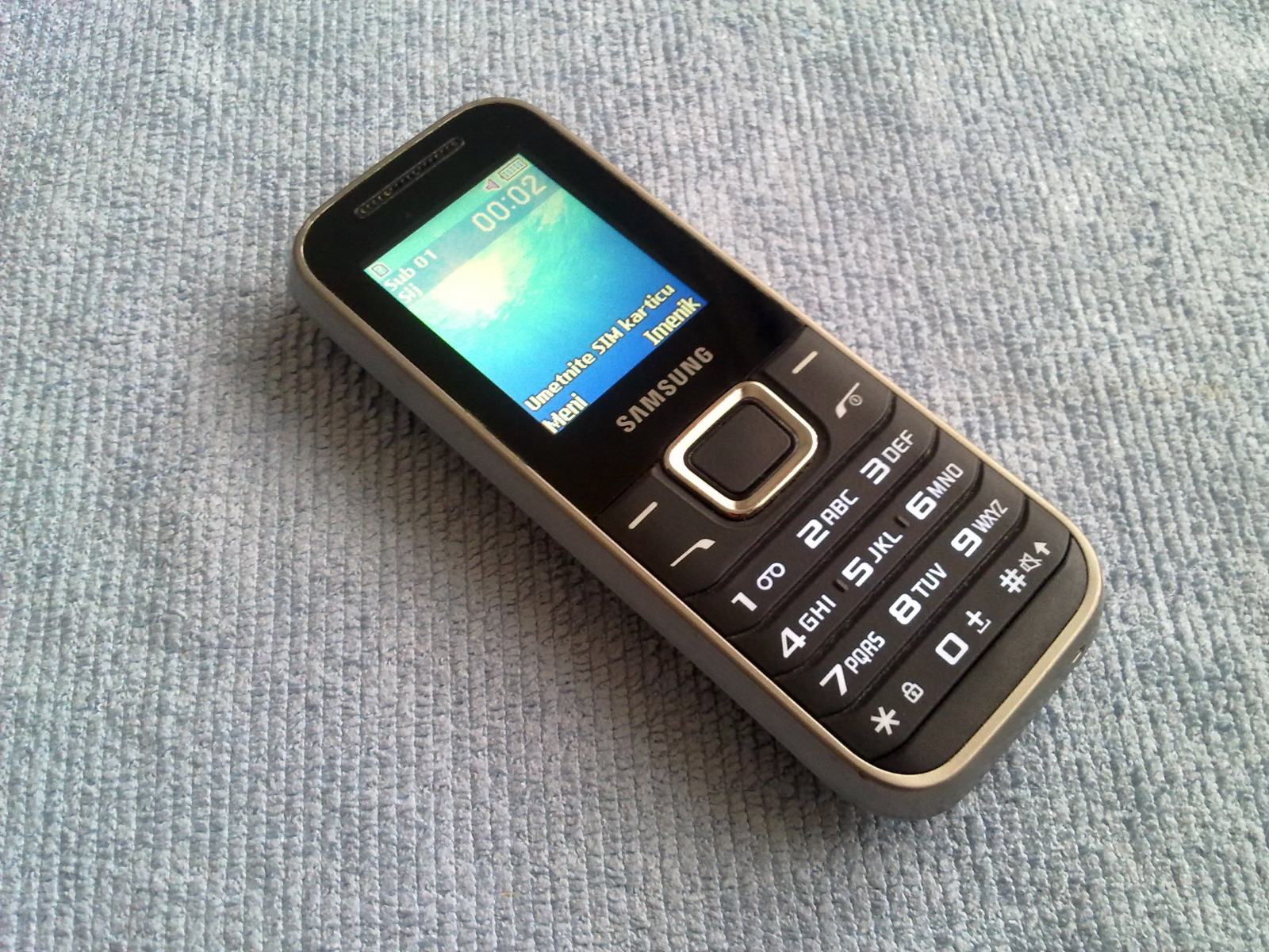 Samsung GT-E1230 (kao nov)