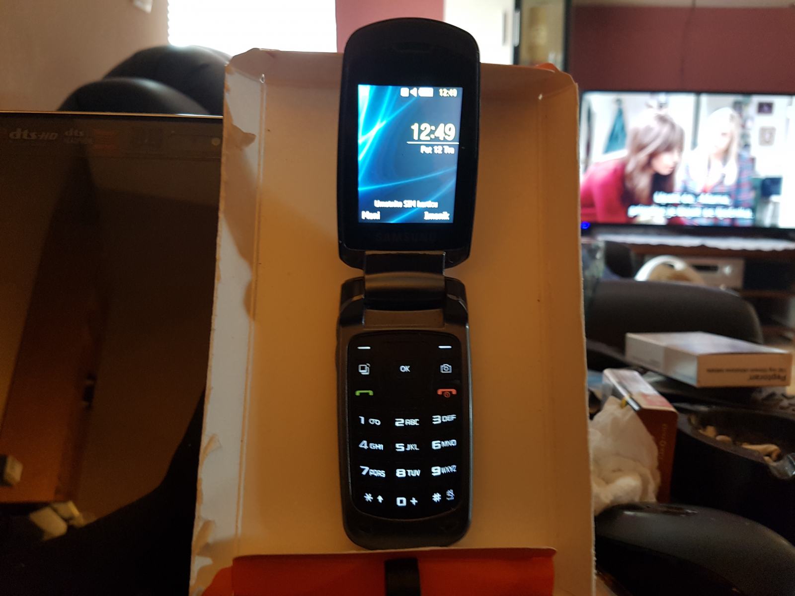 Samsung GT-S5510 je u odličnom stanju na sve mreže,crni preklopni!!!!!