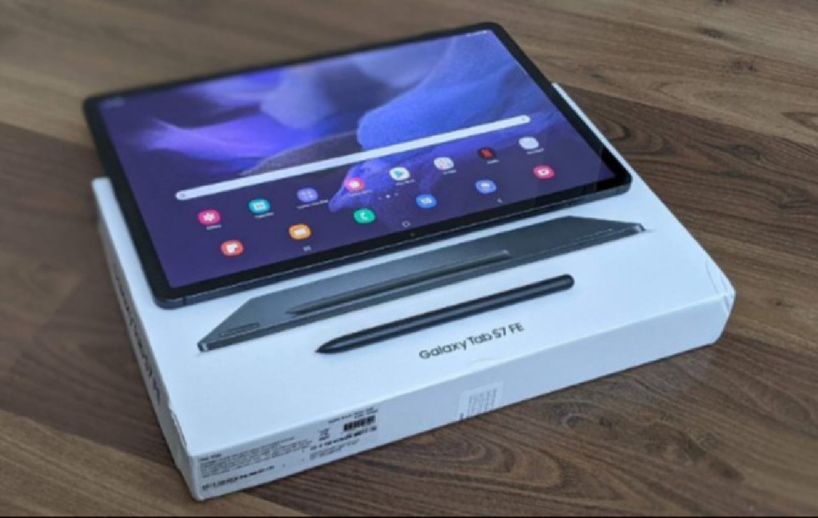 SAMSUNG TABLET TAB S7 FE 12.4 sa olovkom POD GARANCIJOM