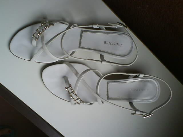 Bijele sandale svečane :-)