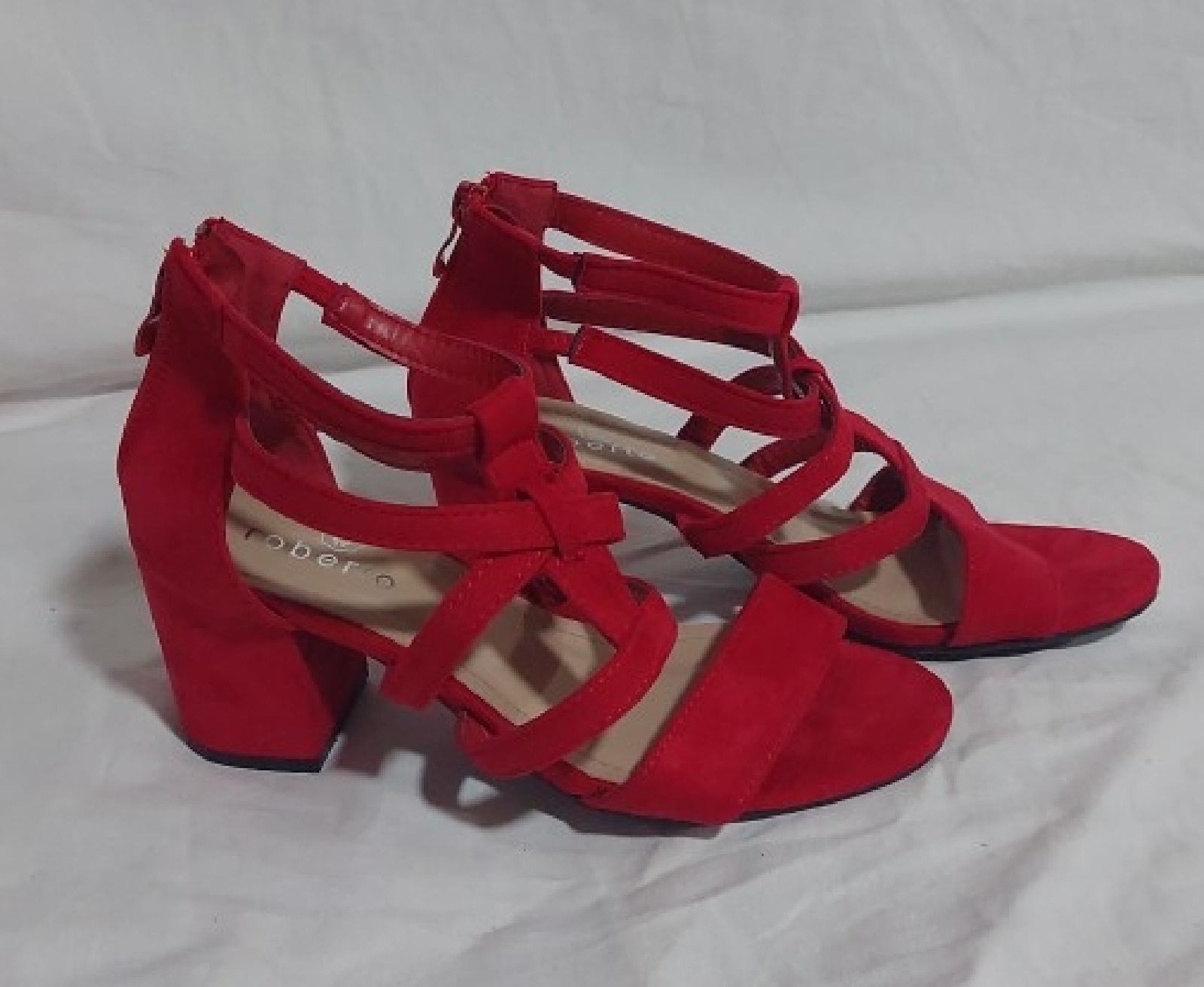 nove crvene Sandale 37 ug 22.5