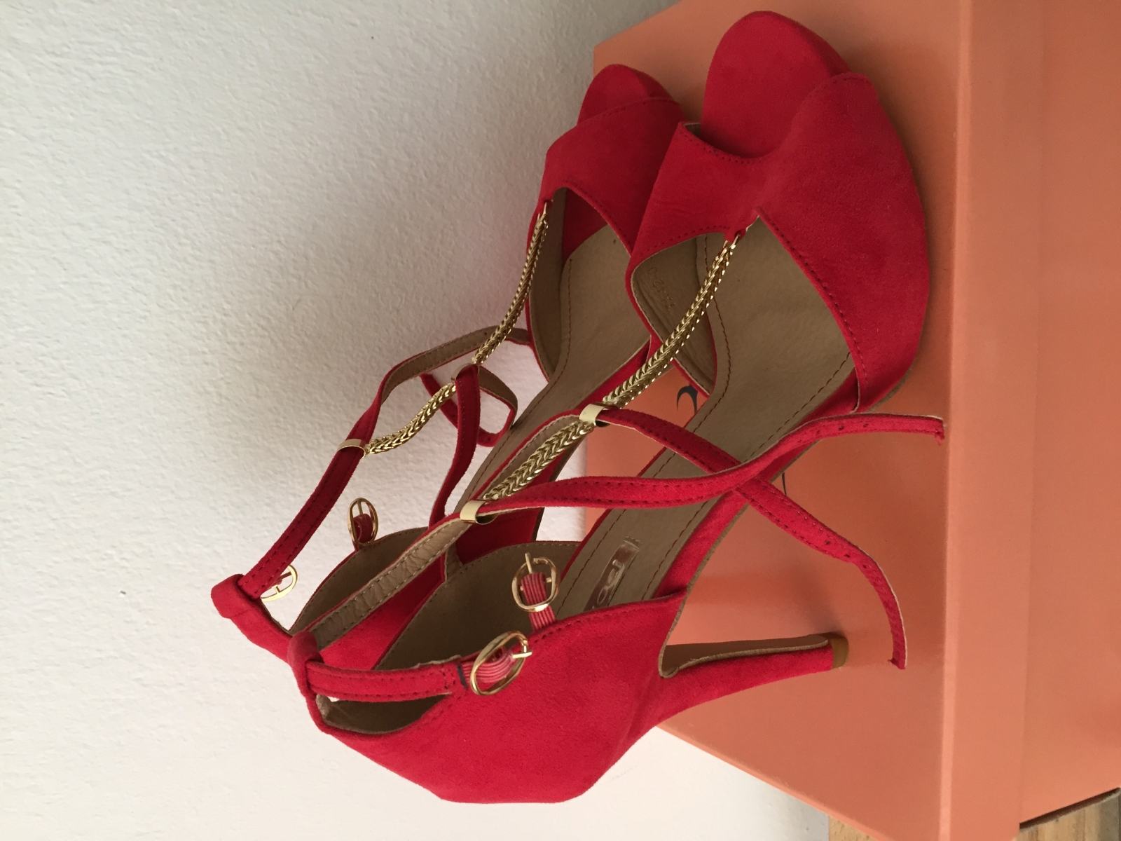 Crvene sandale br. 41