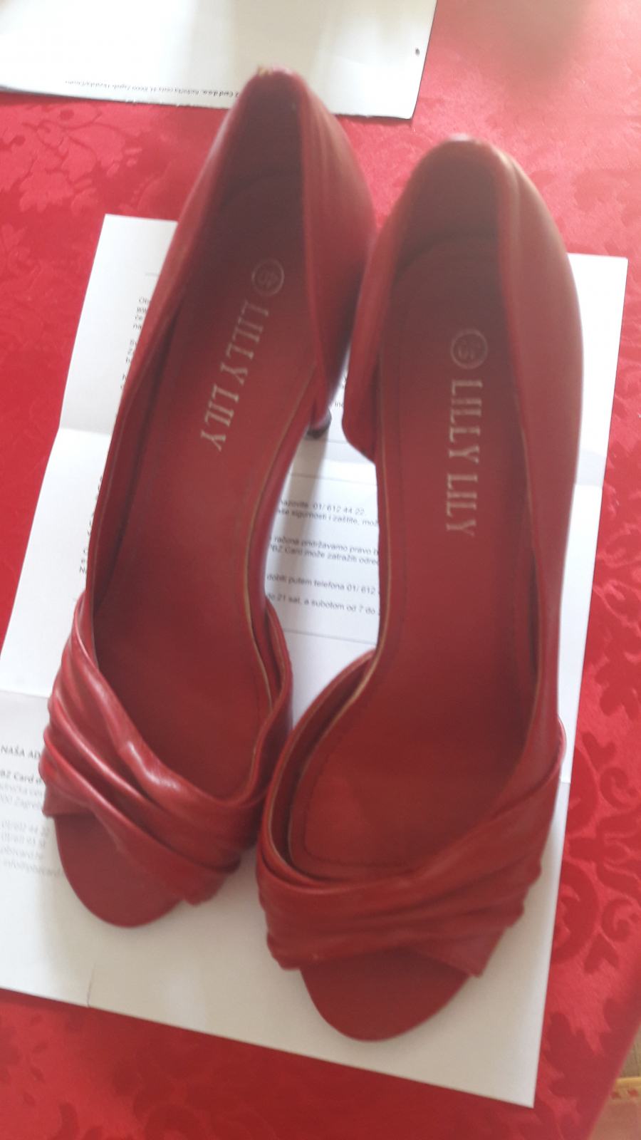 Crvene sandale br. 40